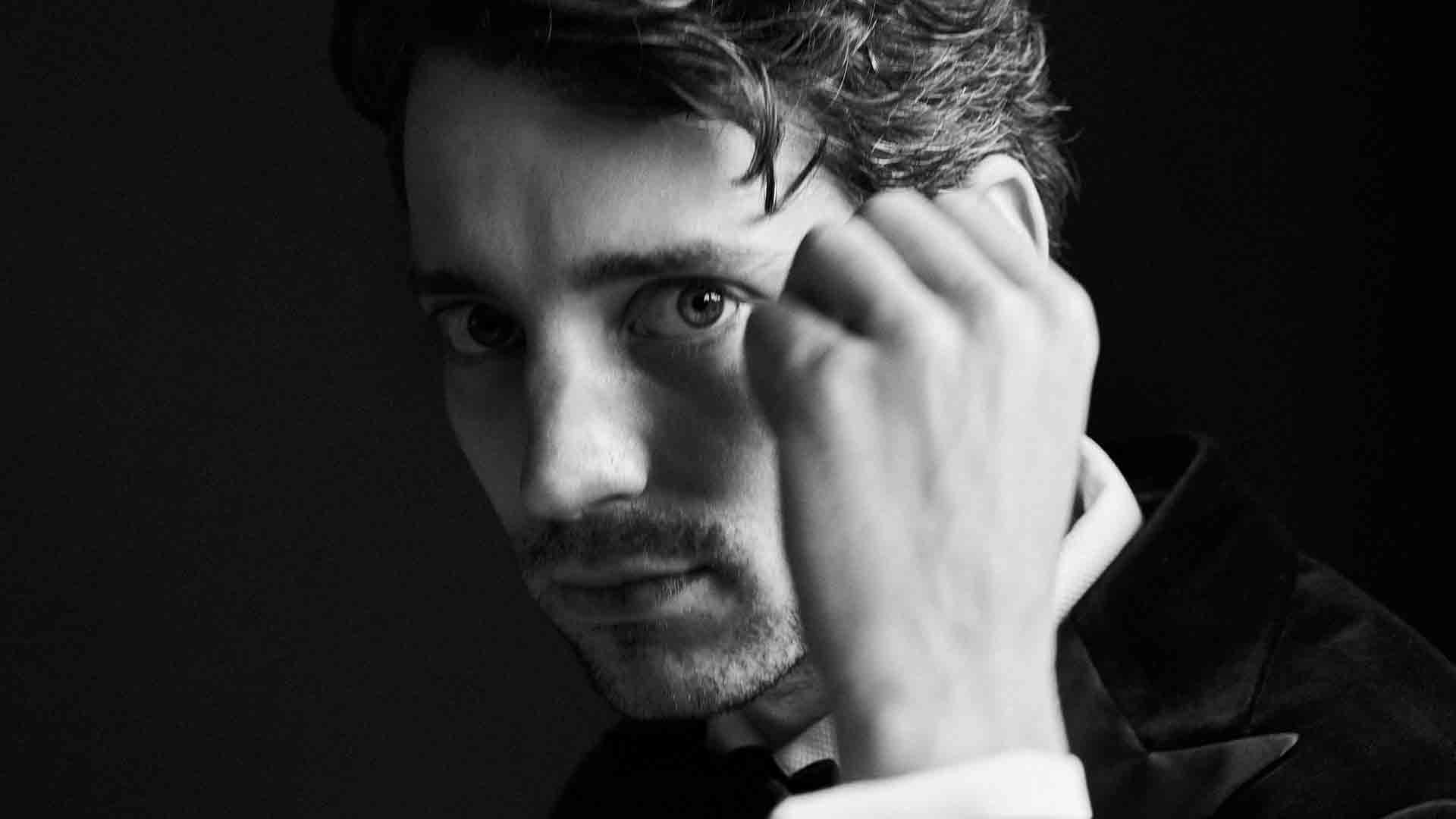 Adam Lundgren en av Sveriges bäst klädda män 2019 | Cafe.se