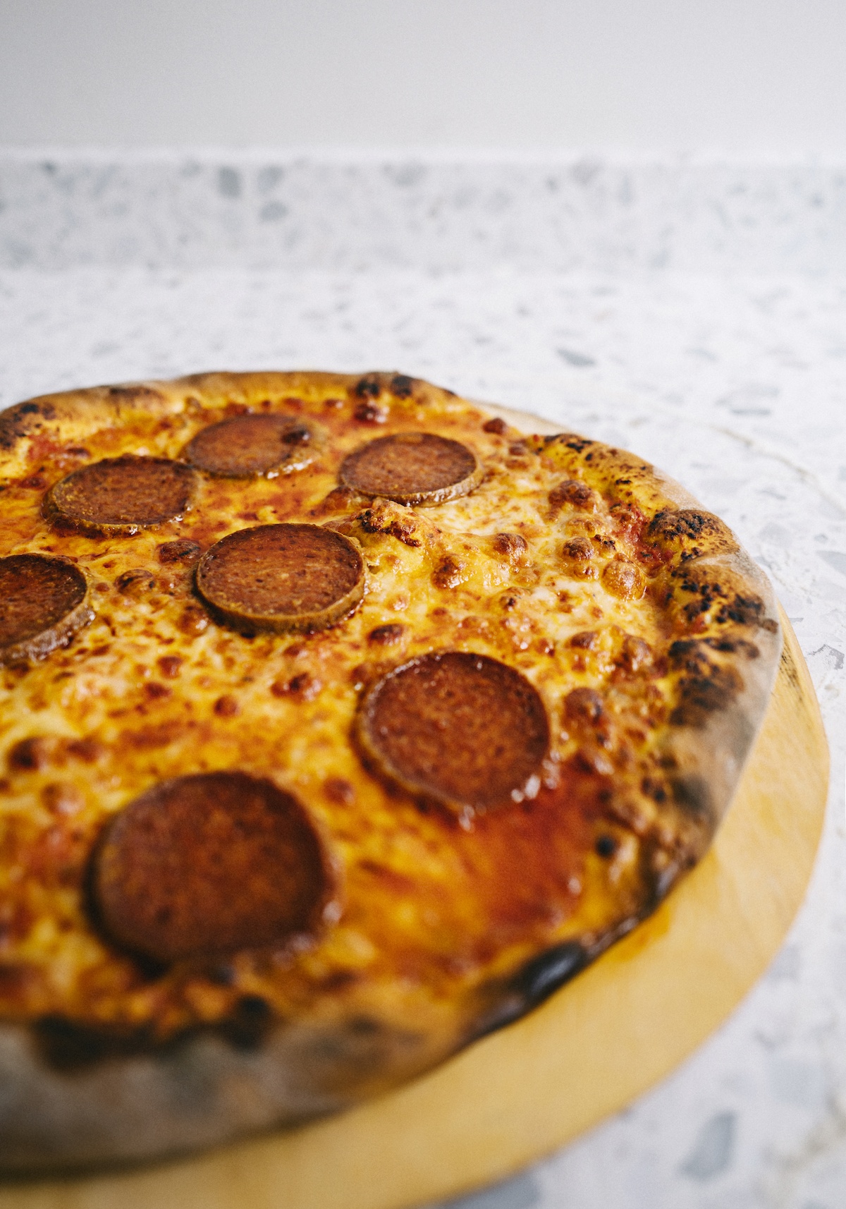 Jonas Crambys perfekta New York-pizza – så gör du den hemma | Cafe.se