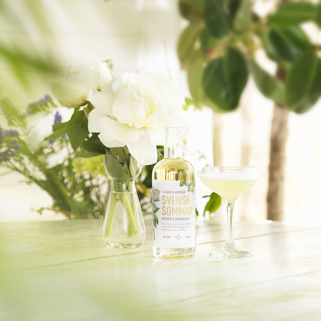 Nu finns aperitifen ”Svensk sommar” – med smak av krusbär och fläder ...
