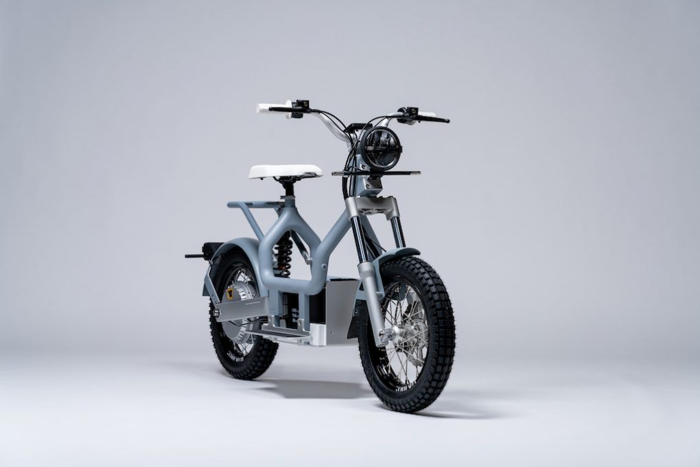 Svenska Cakes nya elmoppe är storstadspendlarens våta dröm | Cafe.se