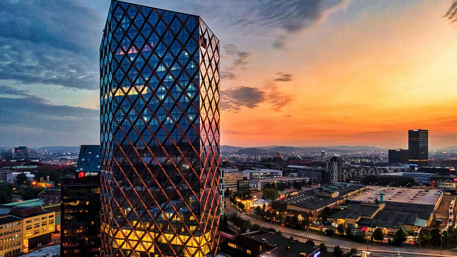 Så blir lyxhotellet i nya skyskrapan i Göteborg – takbar i LA-stil och ...