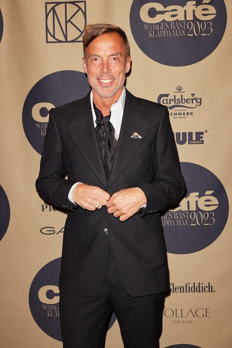 Café korade Sveriges bäst klädda man 2023 – alla bilder från röda ...